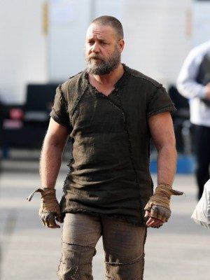 Russell Crowe in costume on the set of "Noah" in Brooklyn. - Cinema com ...