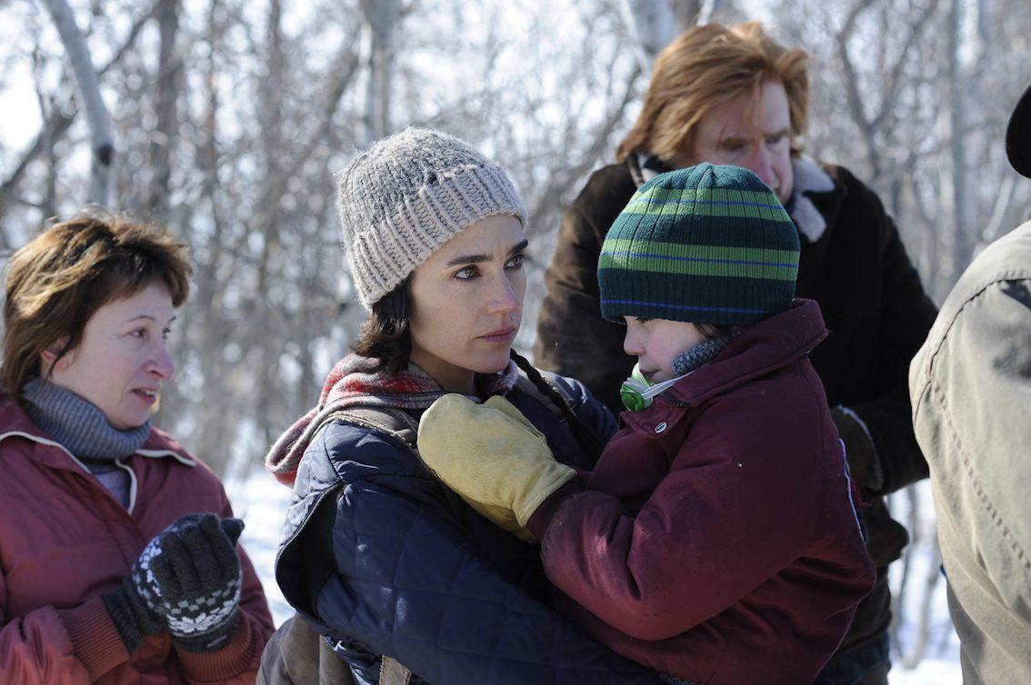 Veja as primeiras imagens de ALOFT, com Jennifer Connelly e Cillian ...