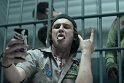 Assista ao trailer para maiores de Como Sobreviver a Um Ataque Zumbi ...