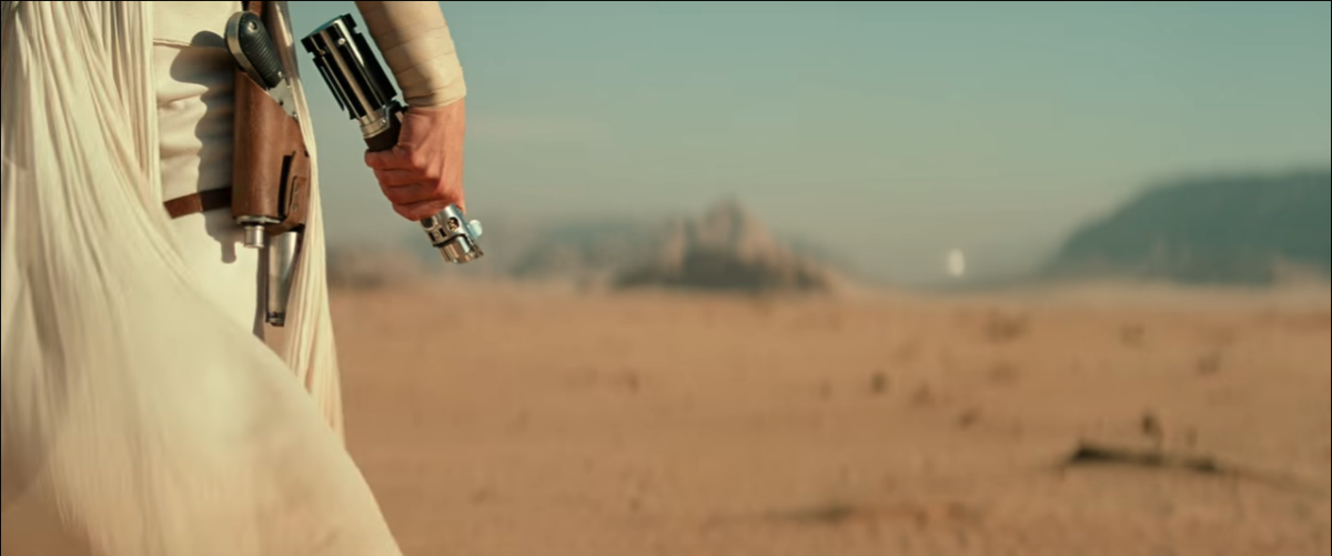 Areia, destroços e risadas - os segredos do trailer de Star Wars: A ...